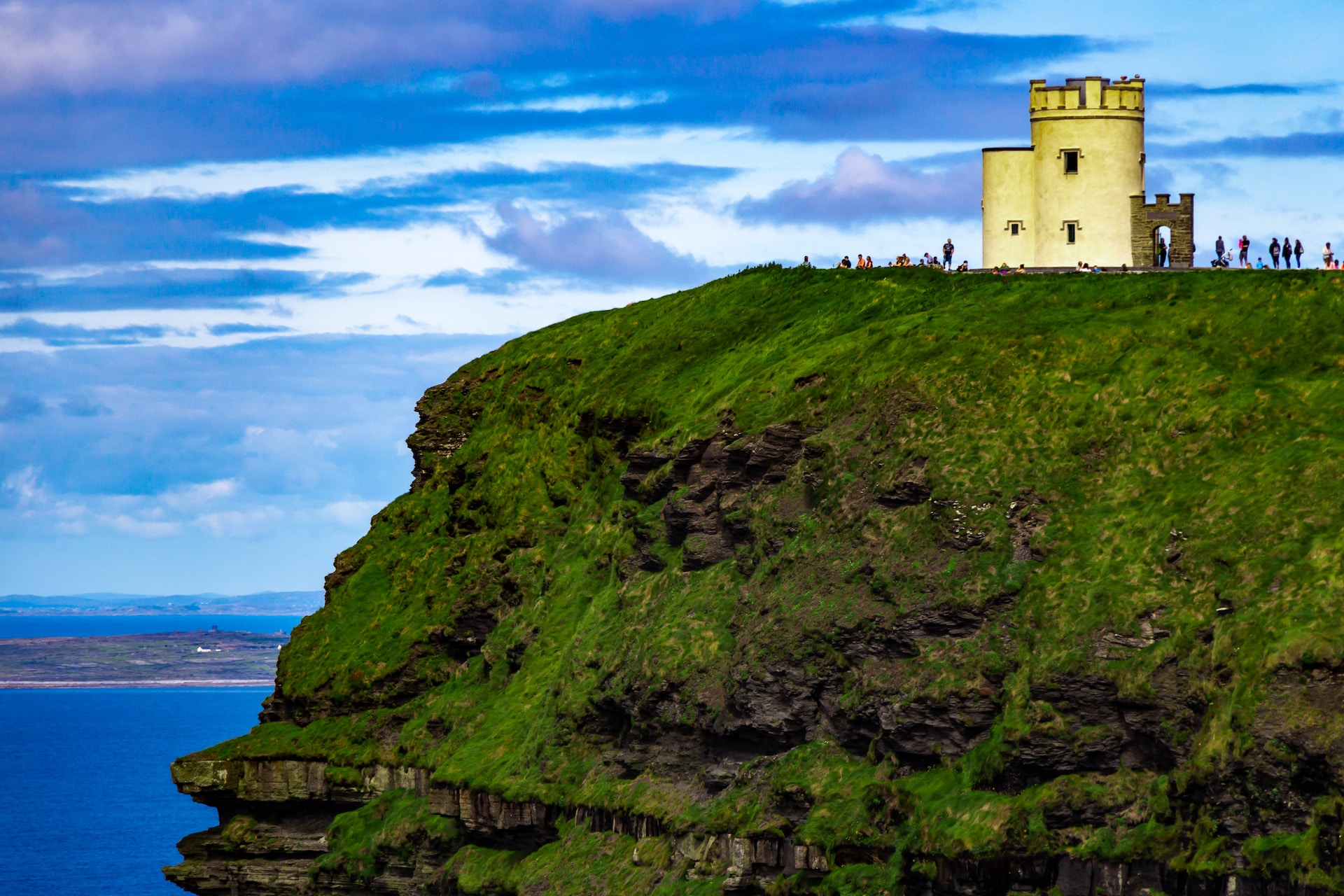 Families Unite! Top Destinations for Memorable Reunion Celebrations!